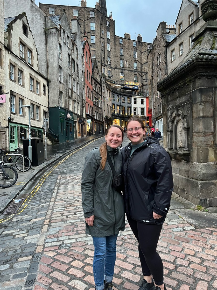 Hills, History, and Haggis – Welcome to Edinburgh. – Adams Abroad